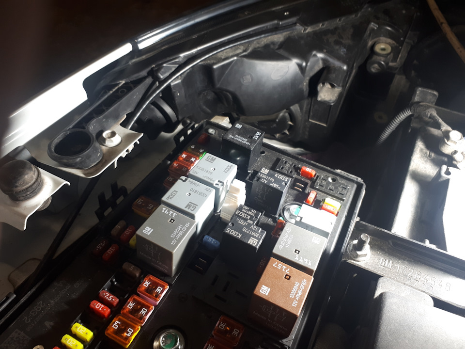 Замена лампы ДХО -легко! — Opel Astra J, 1,6 л, 2012 года | запчасти ...