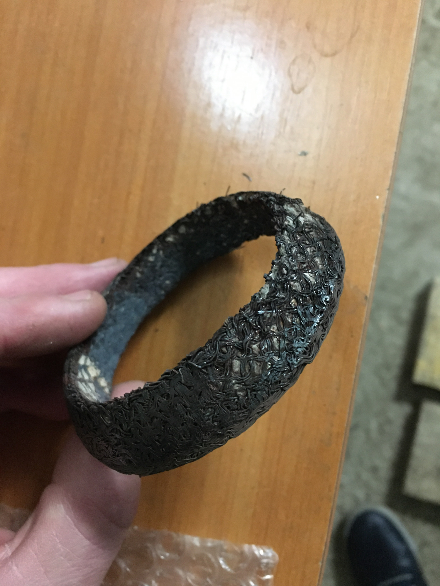 Замена уплотнительного кольца выхлопа или досвидания скрип. — Toyota ...