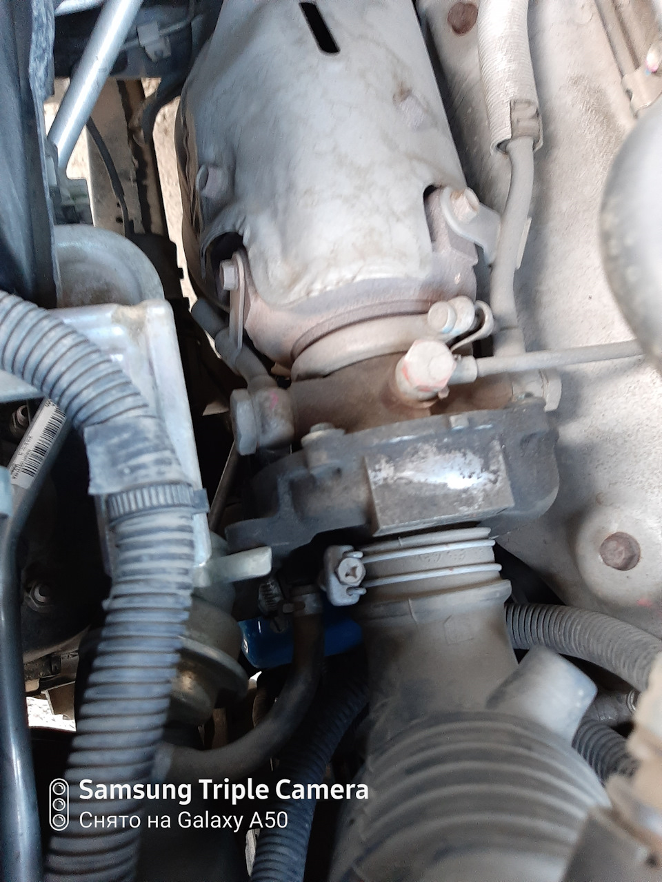 Потеет турбина и вакуумник — Mitsubishi L200 (4G), 2,5 л, 2012 года ...