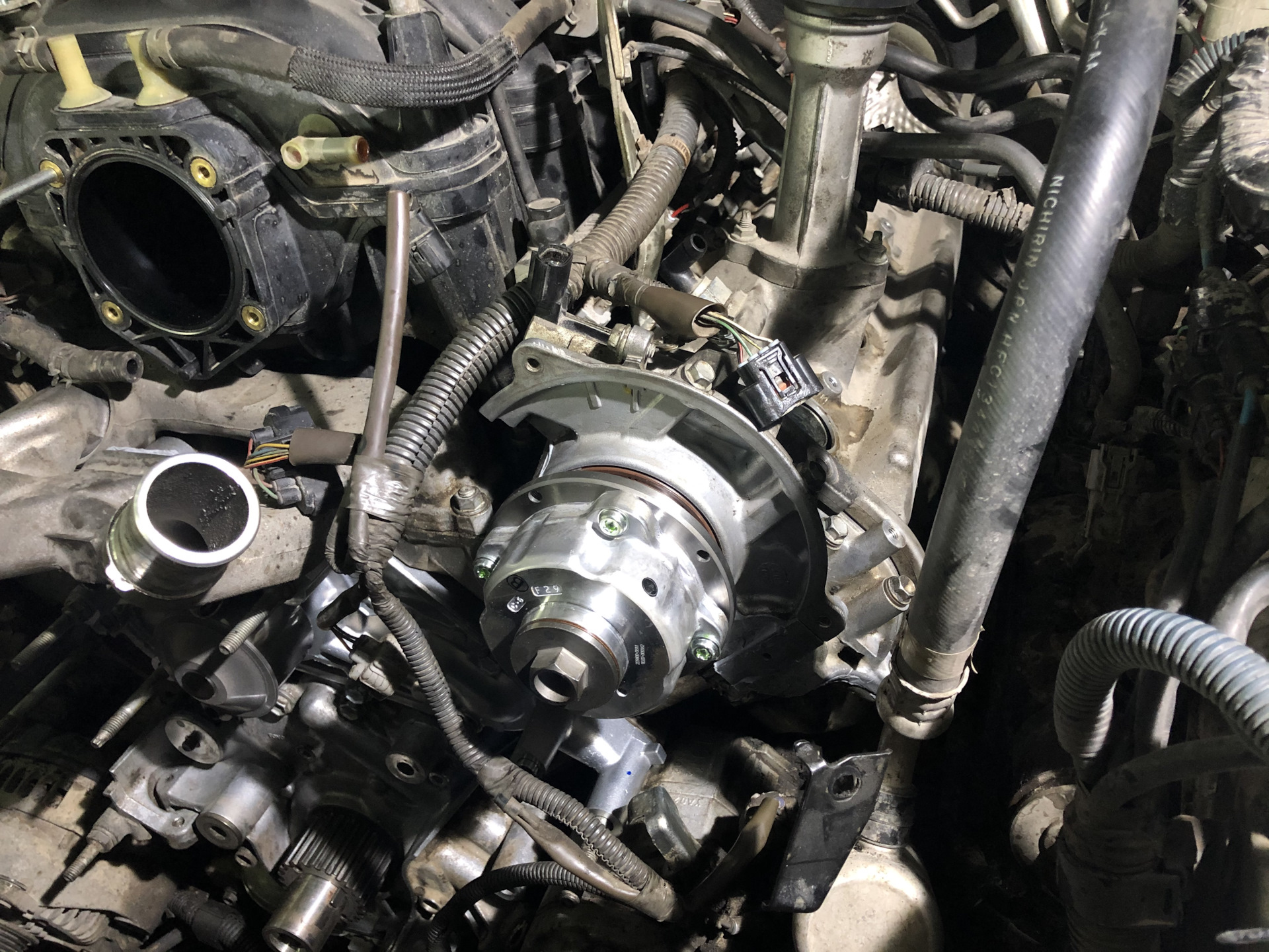 Замена ГРМ, муфт VVTi, роликов, ремня, помпы, сальников распредвалов и ...