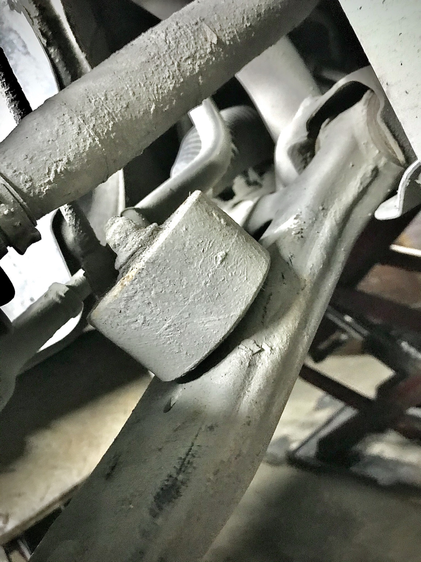 Демпферы — Ford Focus Wagon II, 2 л, 2006 года | аксессуары | DRIVE2