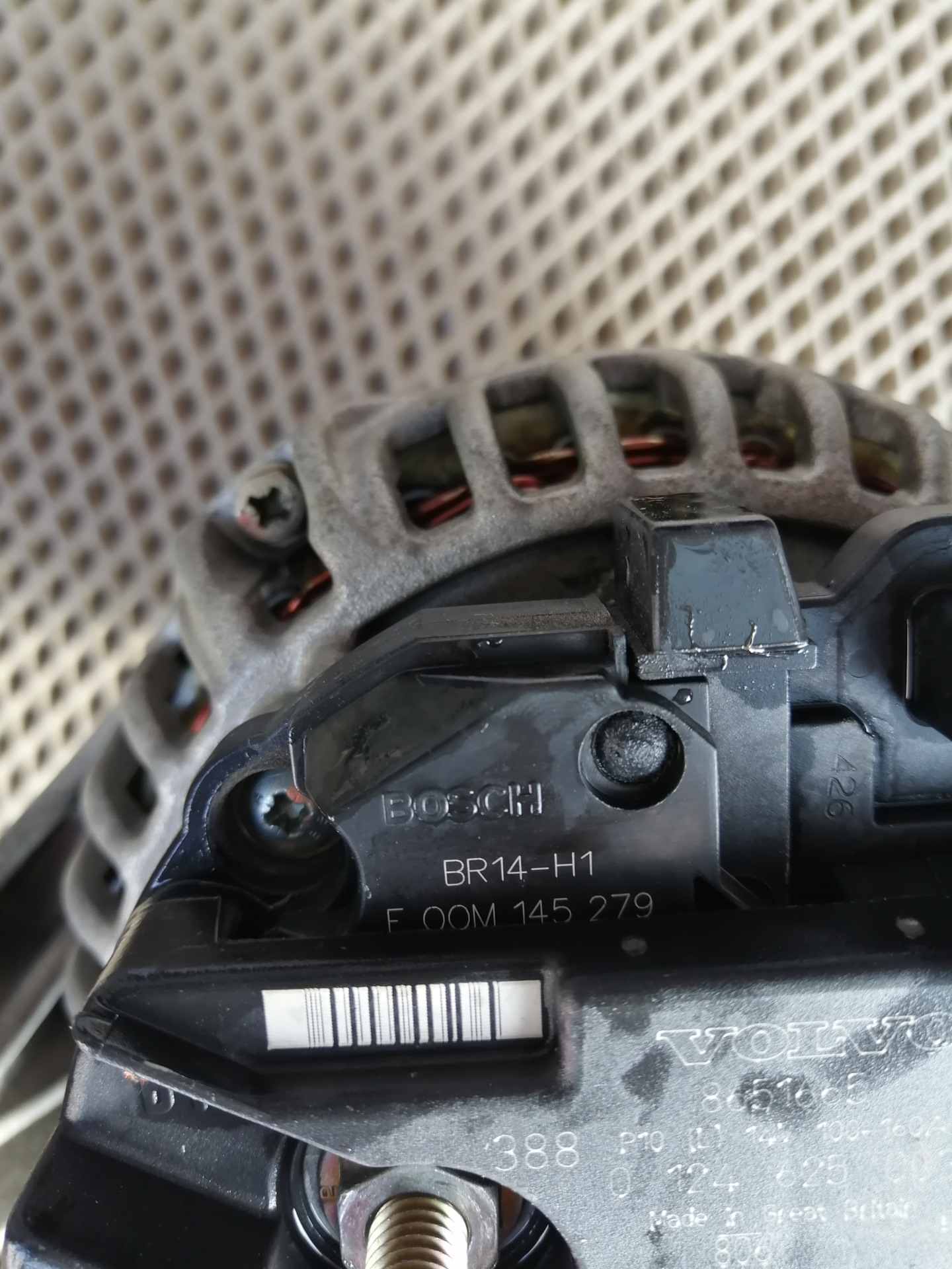 Замена генератора, ремня, роликов — Volvo XC90 (1G), 2,5 л, 2004 года ...