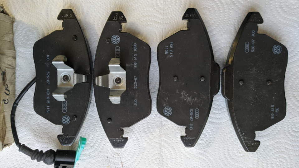 Колодки передние на Audi A4 (B6), Audi A6 Avant (C5), Audi A6 (C6 ...