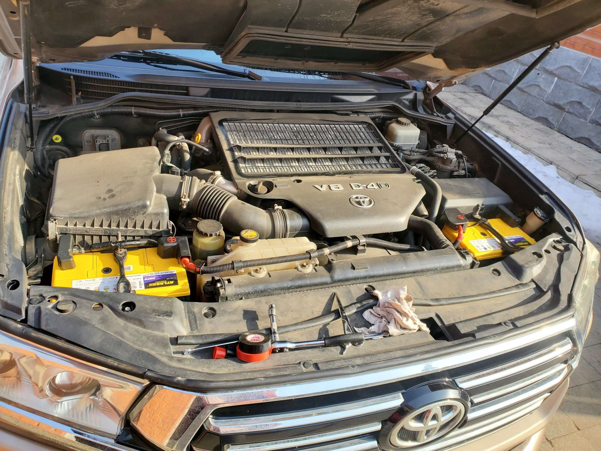 №29. Замена АКБ + клеммы + крышки клемм + пукли пластиковой защиты ...