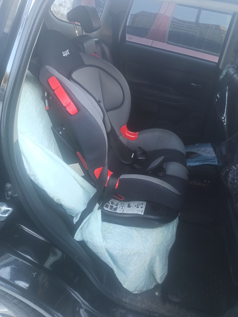 Накидка под детское кресло — Mitsubishi Outlander (3G), 2,4 л, 2013 ...