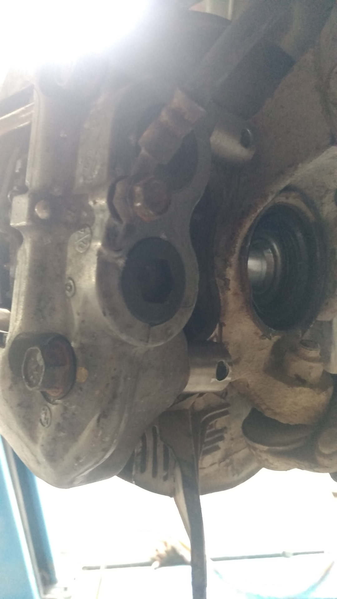 Нужен совет по замене прокладки клапанной крышки — Volvo XC70 III, 2,4 ...