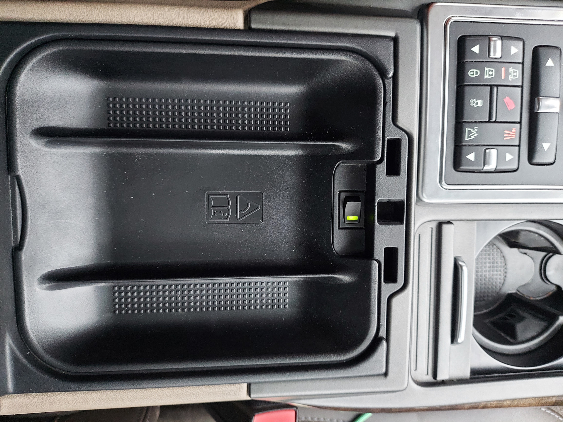 Дооснащение штатным мини холодильником — Land Rover Range Rover Sport ...