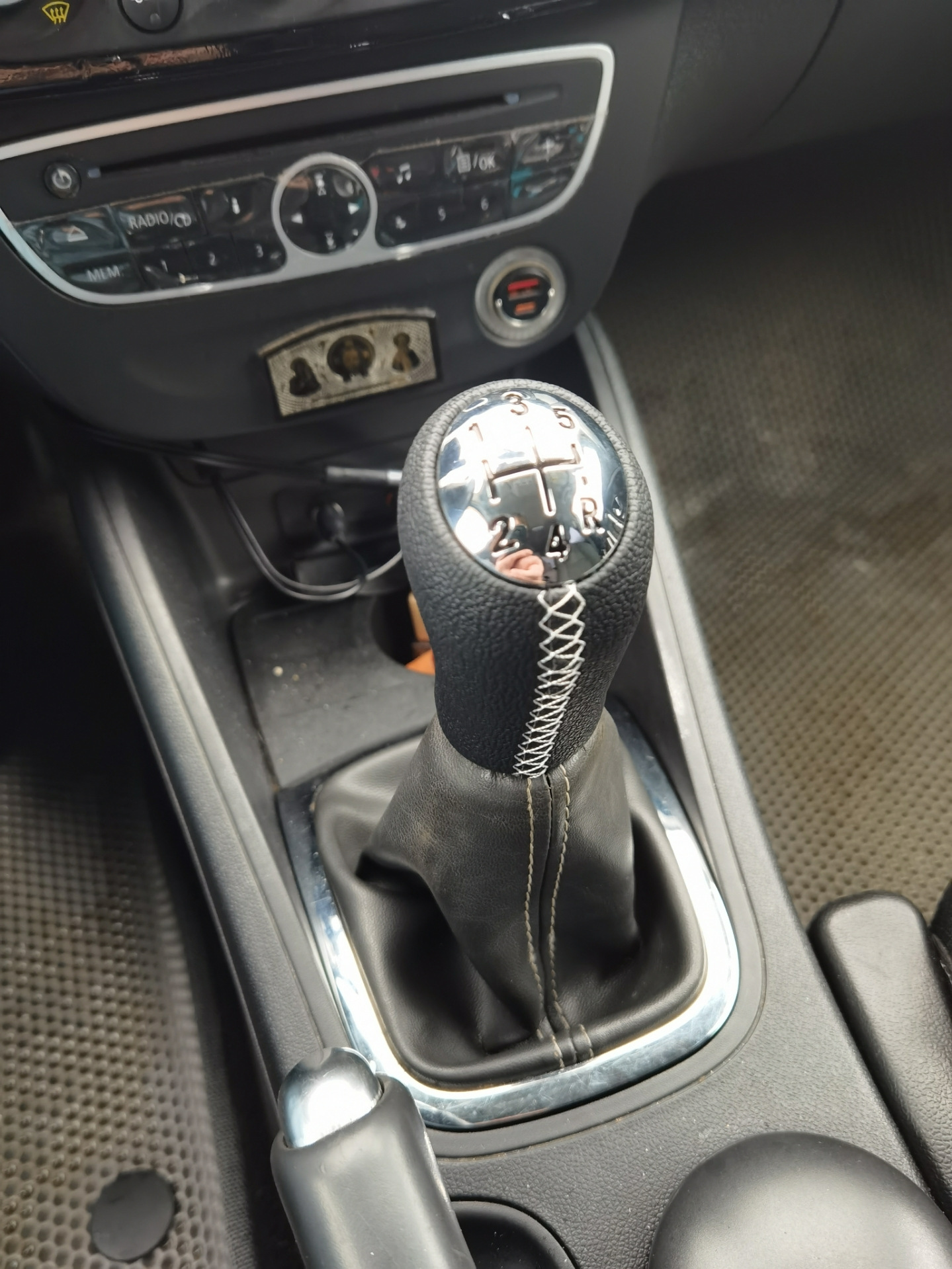 Новая ручка мкпп — Renault Fluence, 1,6 л, 2013 года | стайлинг | DRIVE2