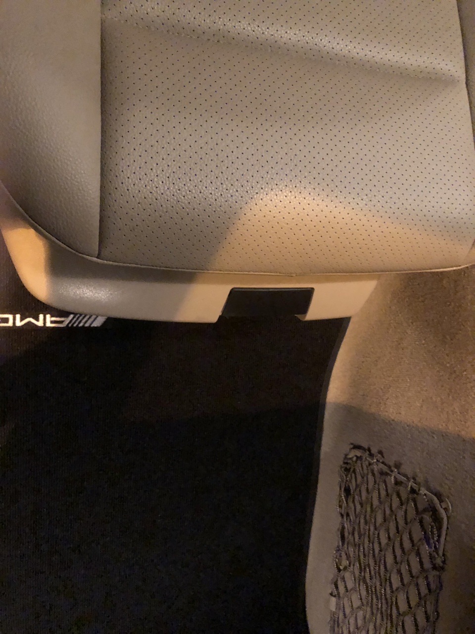 Ящики под сиденье — Mercedes-Benz C-Class (W204), 1,8 л, 2014 года ...