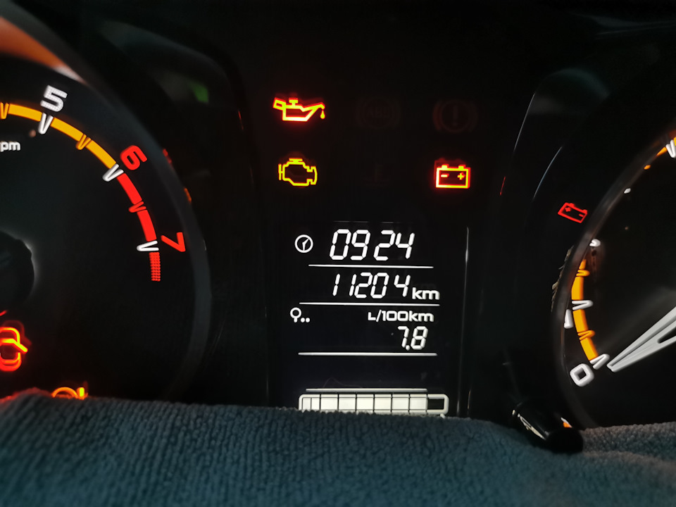 #28 Зарядка для телефона. БК Штат. — Lada Гранта (2G) FL, 1,6 л, 2023 ...