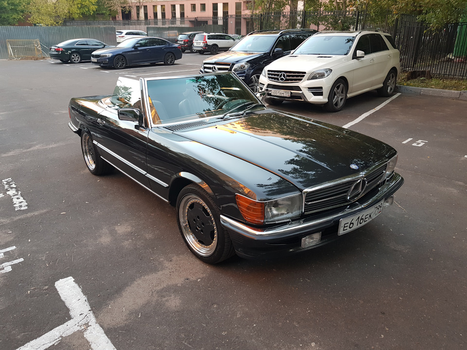 Задние сиденья — Mercedes-Benz SL-Class (R107), 5,6 л, 1989 года ...