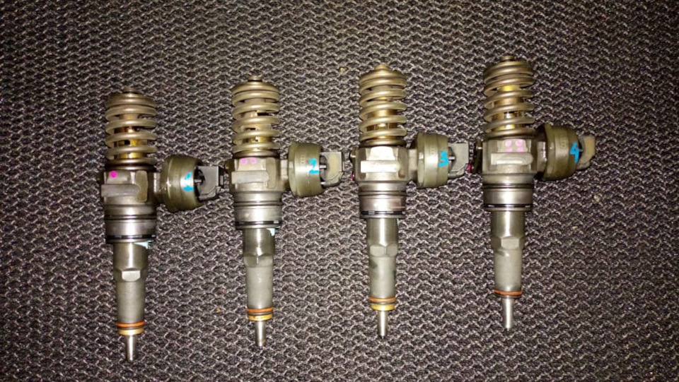 038130073BJ / 0414720229 насос-форсунки 2.0TDI коды моторов: BPW BRC ...