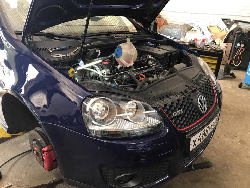 Замена ремня ГРМ, помпы и прочего — Volkswagen Golf GTI Mk5, 2 л, 2008 ...