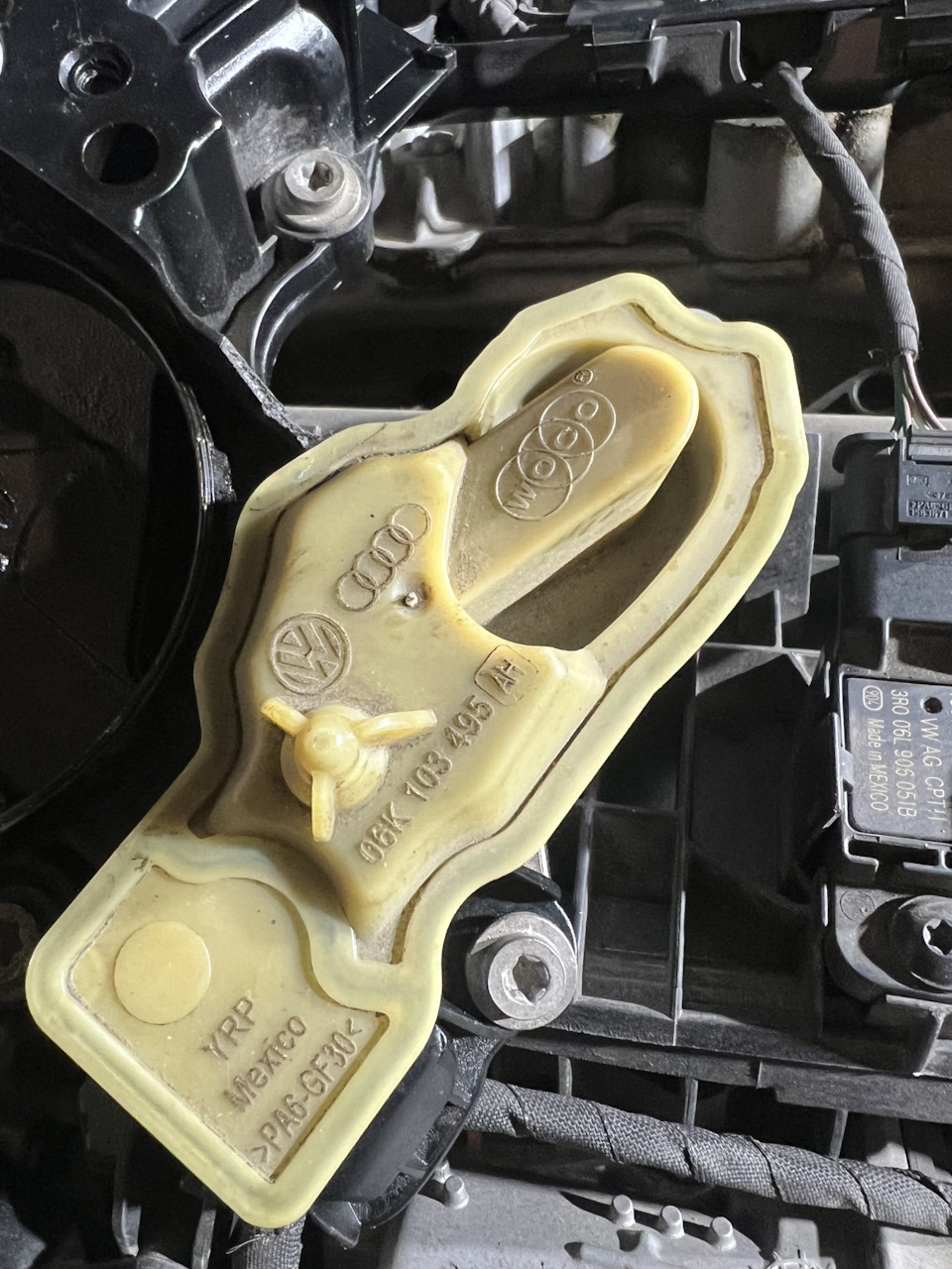Замена маслоотделителя на BM — Volkswagen Passat (US) (1G), 1,8 л, 2016 ...