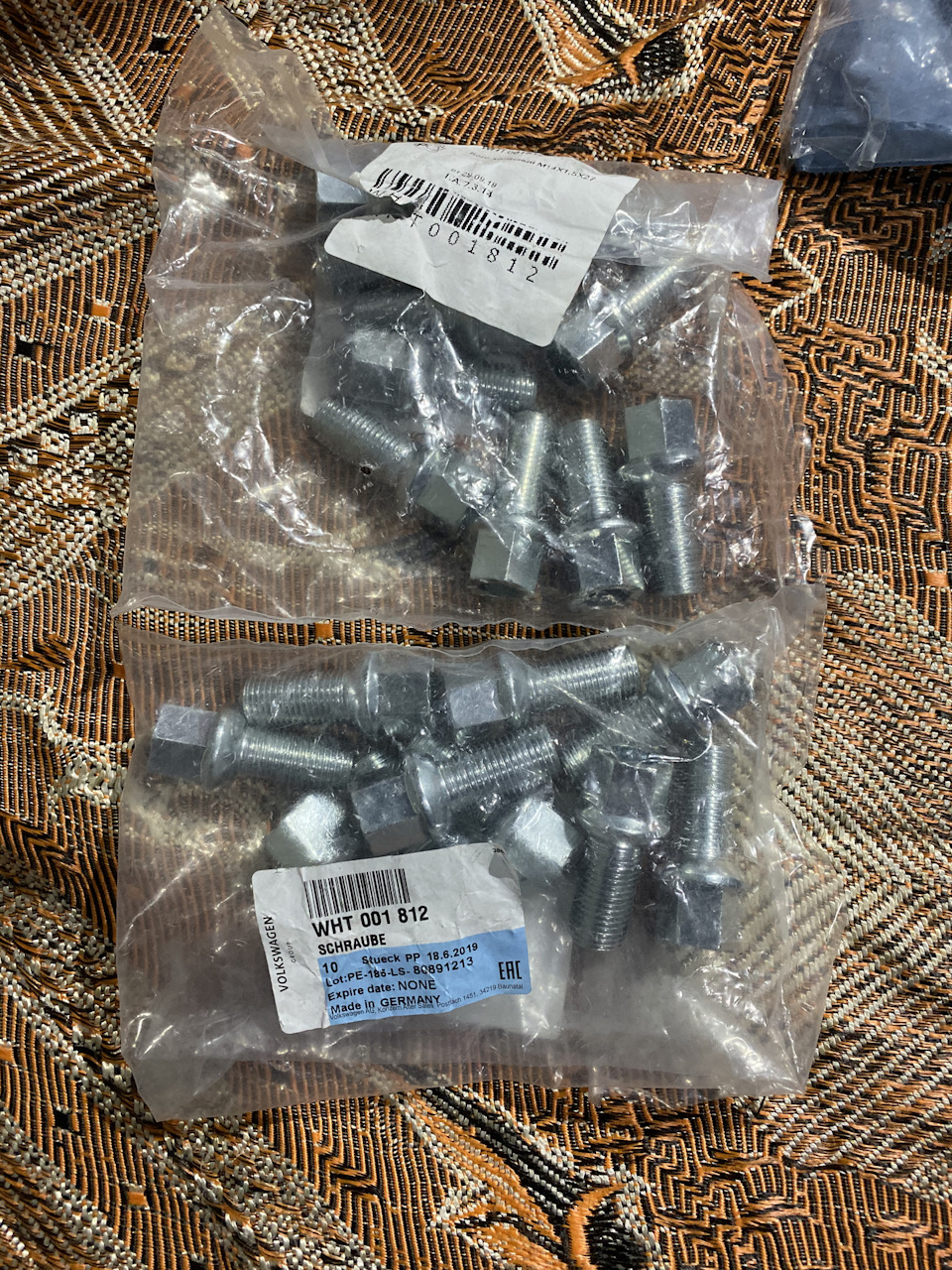 WHT001812 Болт крепления колеса VAG | Запчасти на DRIVE2