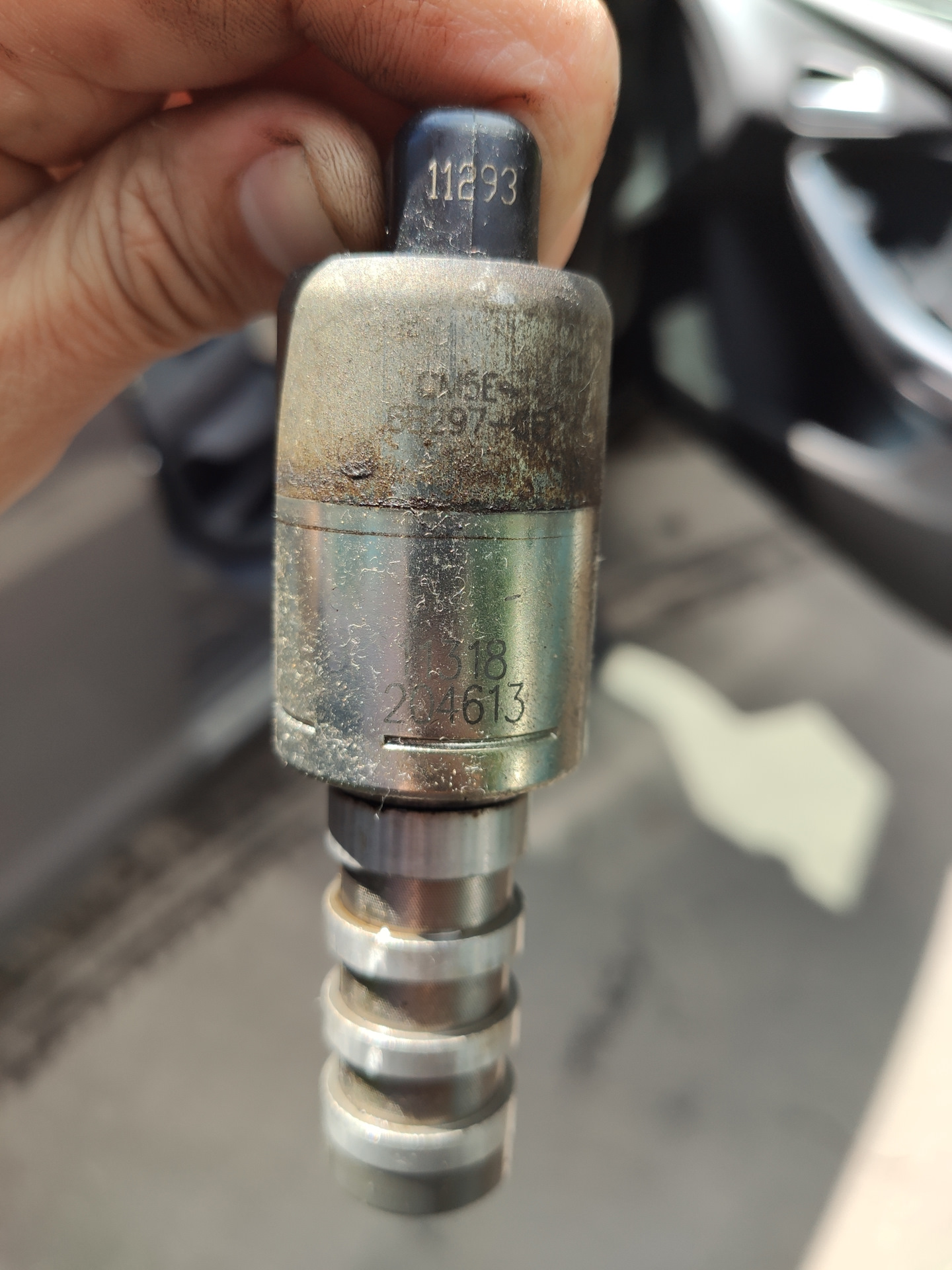 Замена электромагнитного клапана положения (фаз) распредвала (p0010) и ...