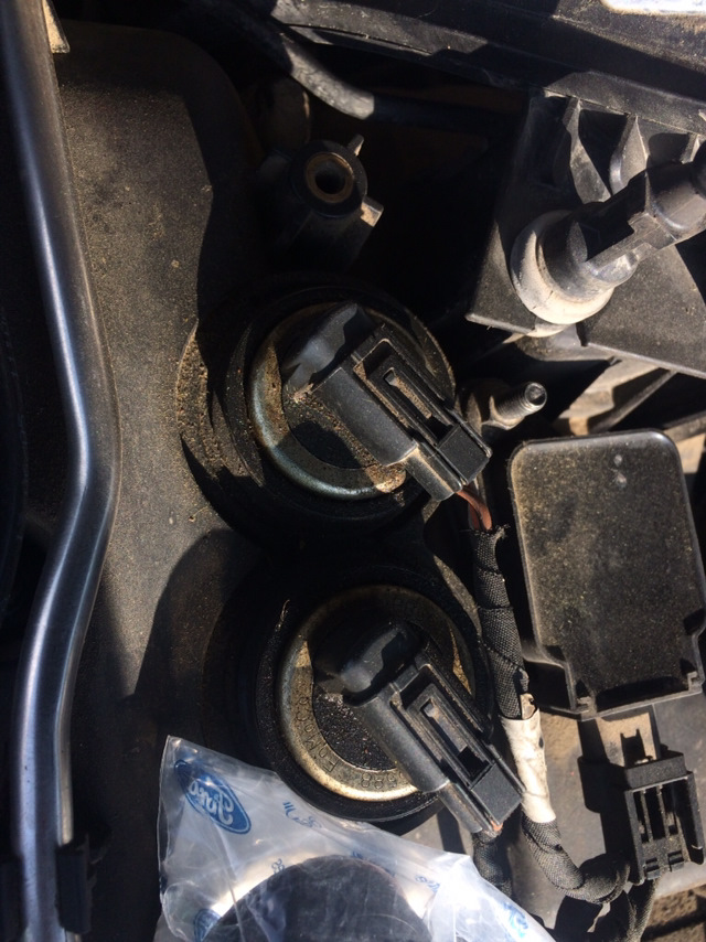 Замена сальников в клапанной крышке — Ford Mondeo IV, 2 л, 2013 года ...