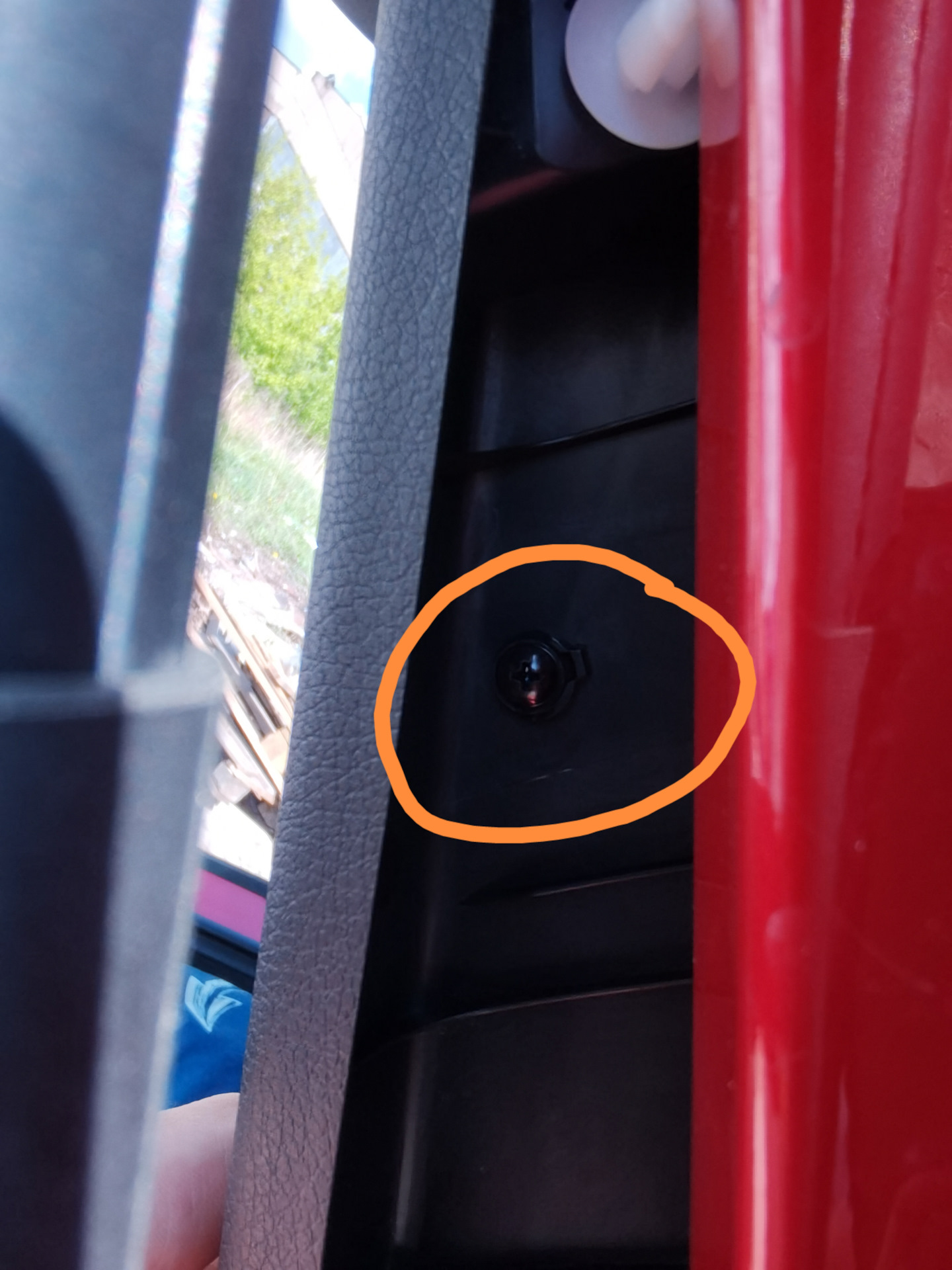 Полка багажника пистон — KIA Stinger, 2 л, 2018 года | запчасти | DRIVE2