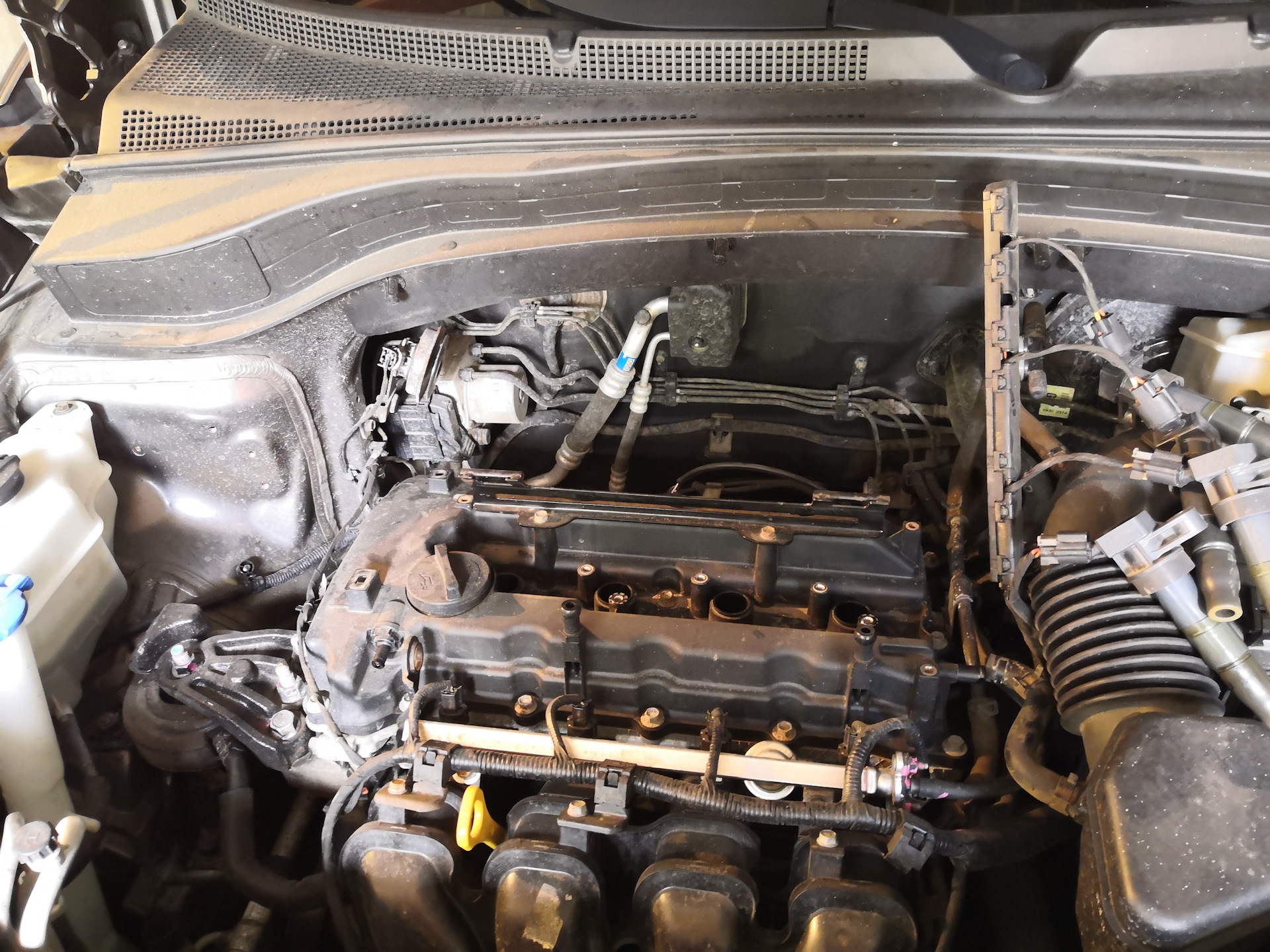 Замена прокладки под клапанной крышкой — KIA Sorento (2G), 2,4 л, 2014 ...