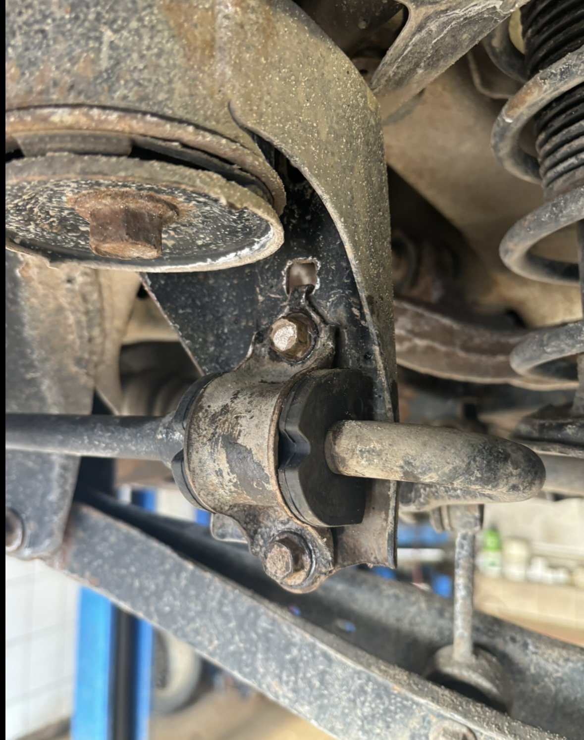 Замена передних амортизаторов — Subaru Impreza (GE/GH), 1,5 л, 2010 ...