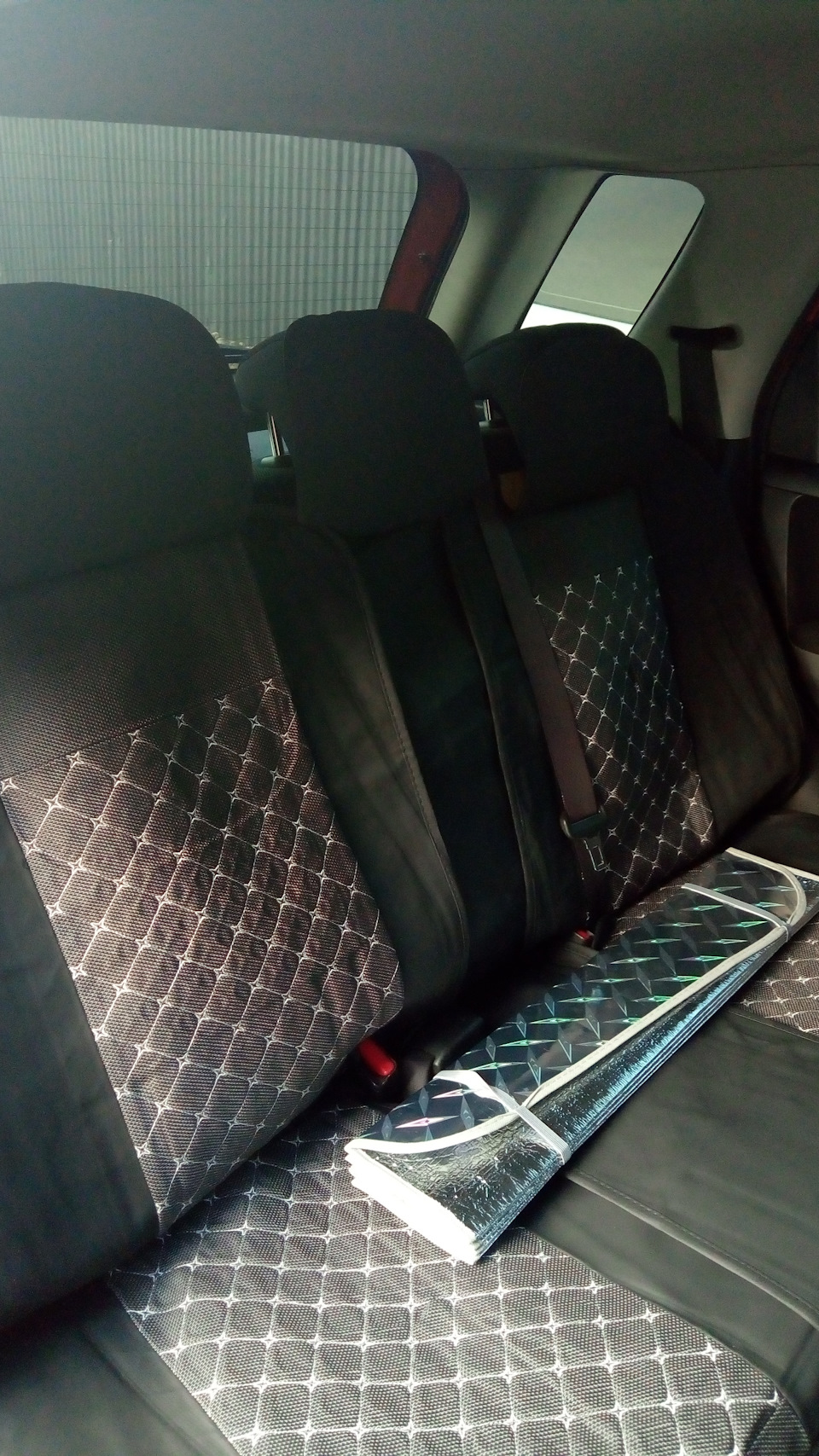 Новые чехлы на сидения — Suzuki SX4 (1G), 1,6 л, 2010 года | тюнинг ...