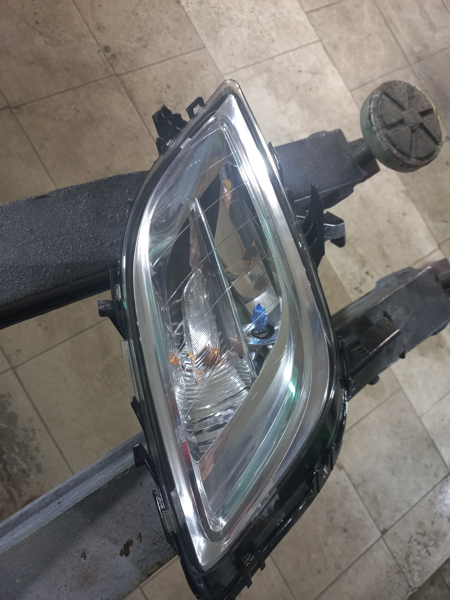 Покраска переднего бампера и установка форсунок омывателя фар. — Opel ...