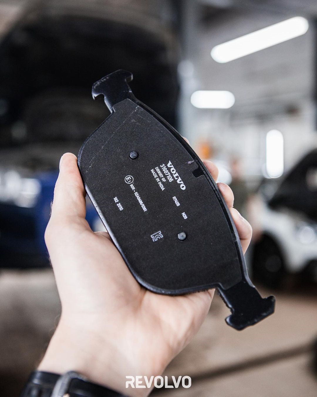 Замена тормозных дисков — Volvo S60 (2G), 2,5 л, 2014 года | визит на ...