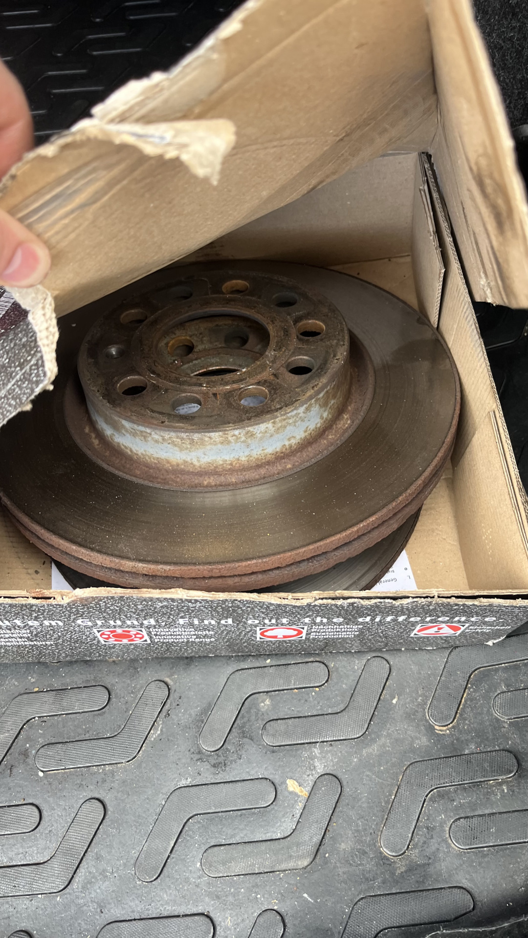 Течь прокладки передней крышки двигателя CLRA и замена цепи ...