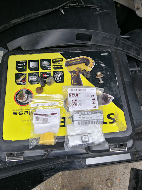 85284CA000 Клипса NISSAN INFINITI | Запчасти на DRIVE2