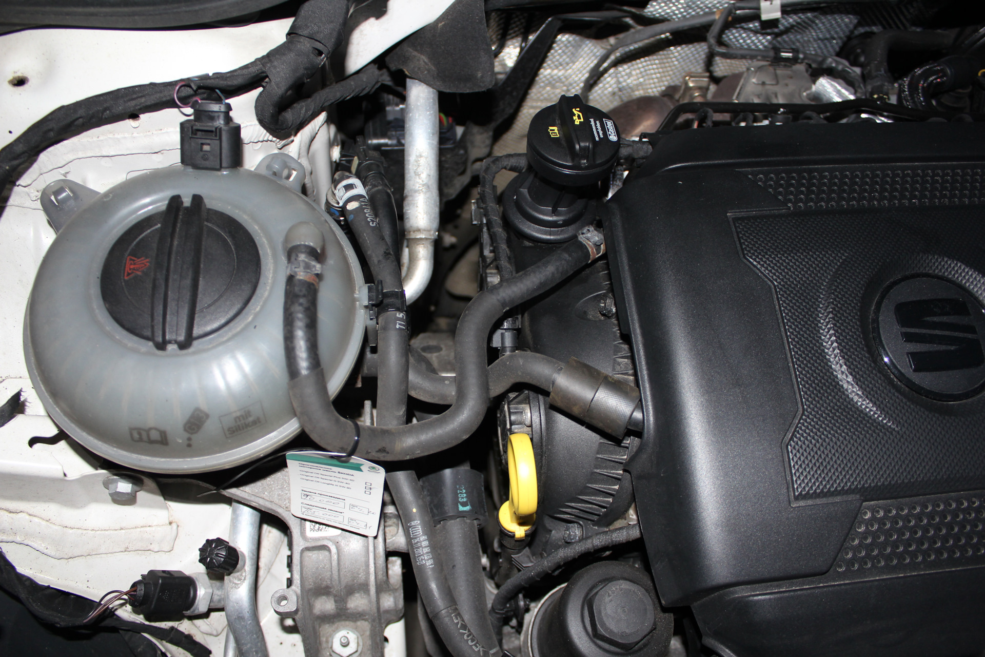 ТО-6 (90 000 км). Маслозаливная горловина 06K103281A — SEAT Leon FR ...