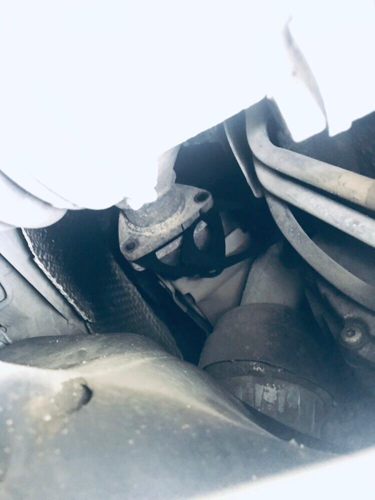 Замена прокладки приемной трубы — Audi A6 (C6), 3 л, 2009 года | своими ...