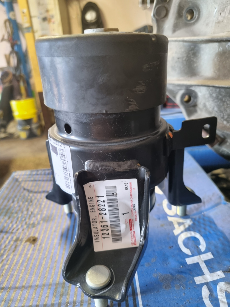 Замена подушки двигателя+ тяга стаба, переборка/реставрация стоик ...