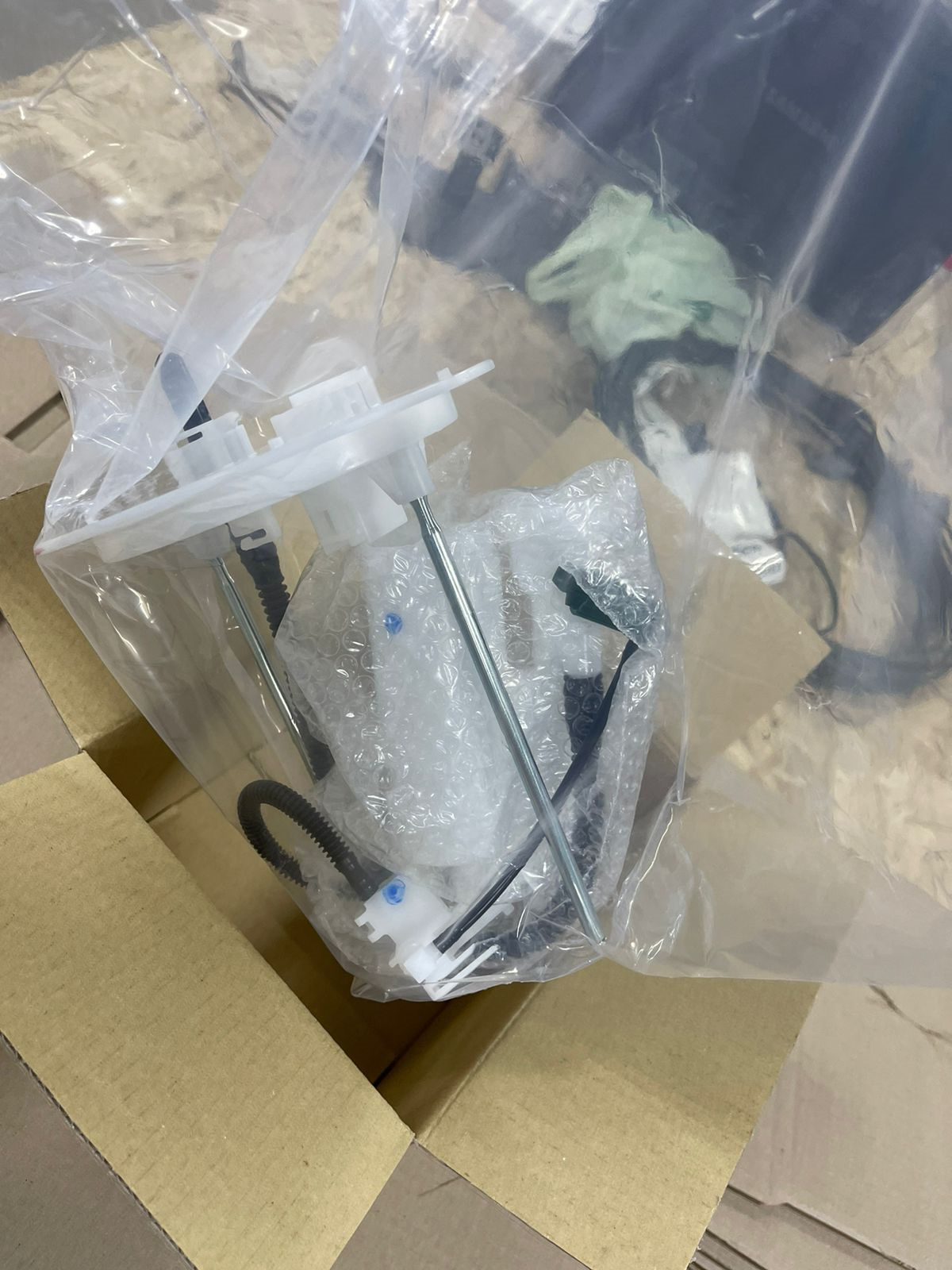 Замена топливного фильтра — Lexus RX (4G), 2 л, 2015 года | визит на ...