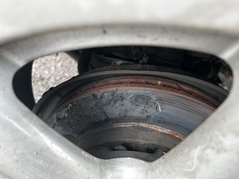 Загорелись 🔥 тормозные колодки — Mitsubishi Pajero (4G), 3 л, 2008 года ...