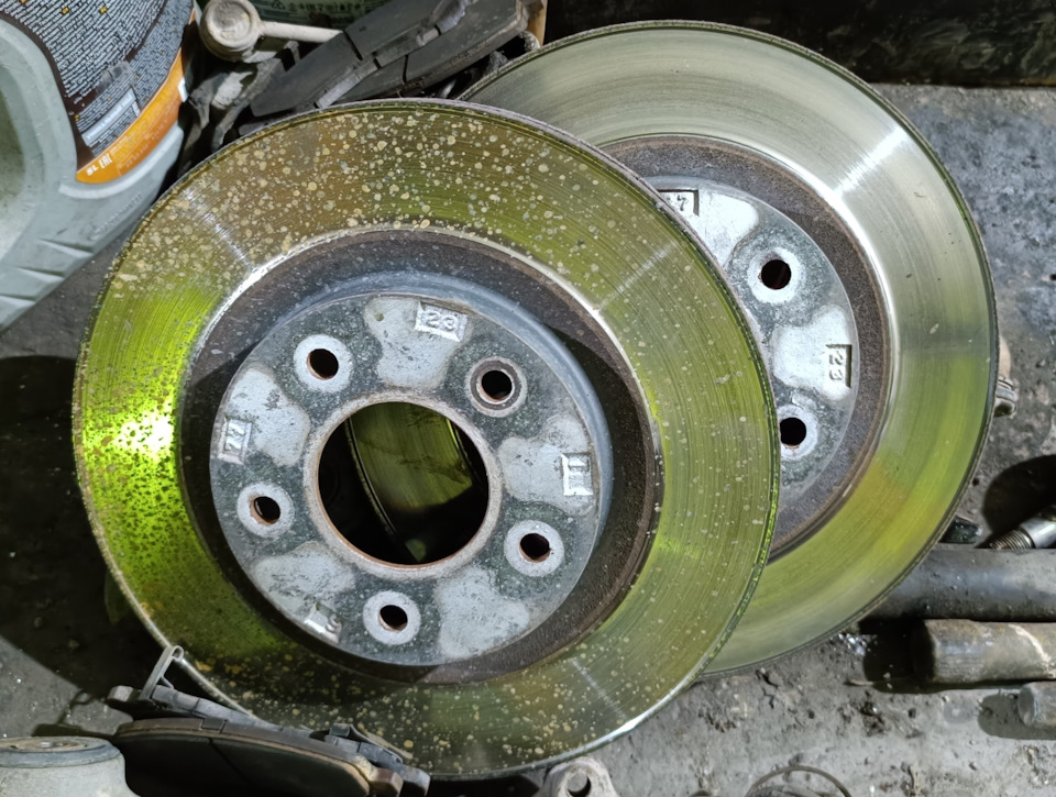 Тормозные диски, колодки, сальник редуктора, тяги стабилизатора ...