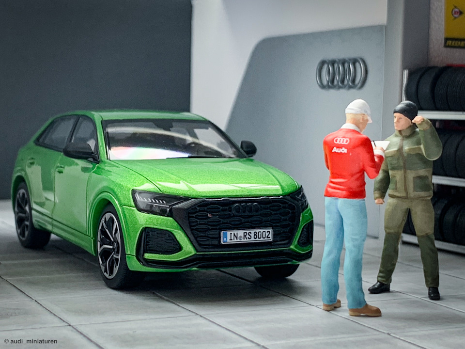 2020 Audi RSQ8 Typ (4M) Javagrün (Paragon Models) 1:43 — DRIVE2