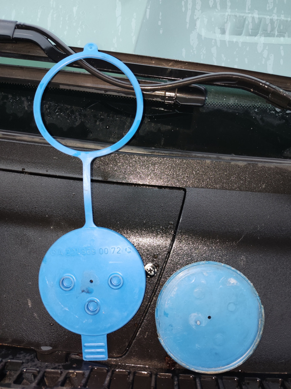 A2218690072 Уплотнение крышки бачка омывателя Mercedes | Запчасти на DRIVE2