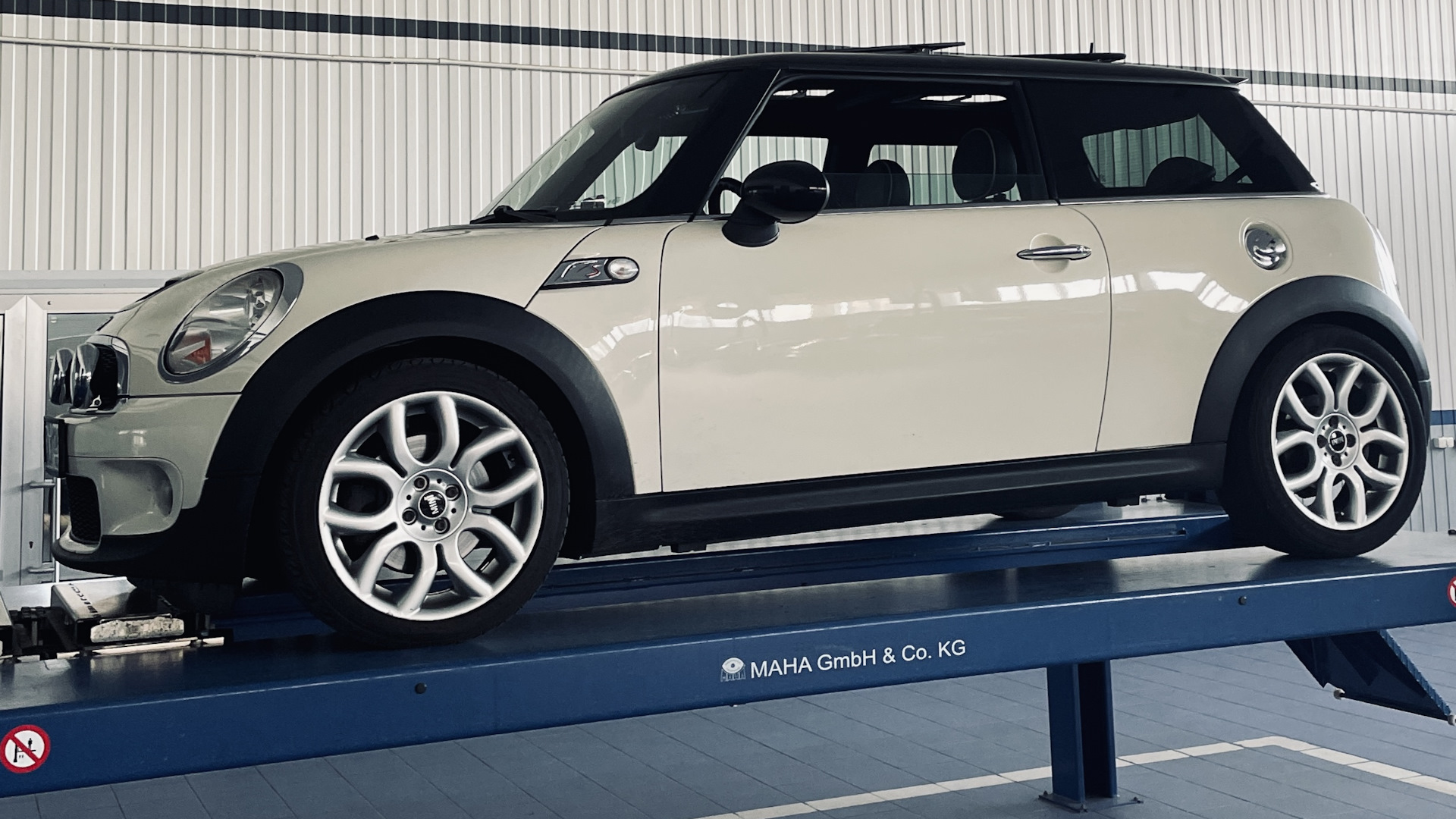 MINI Cooper S Mk II 1.6 бензиновый 2008 | R56 на DRIVE2