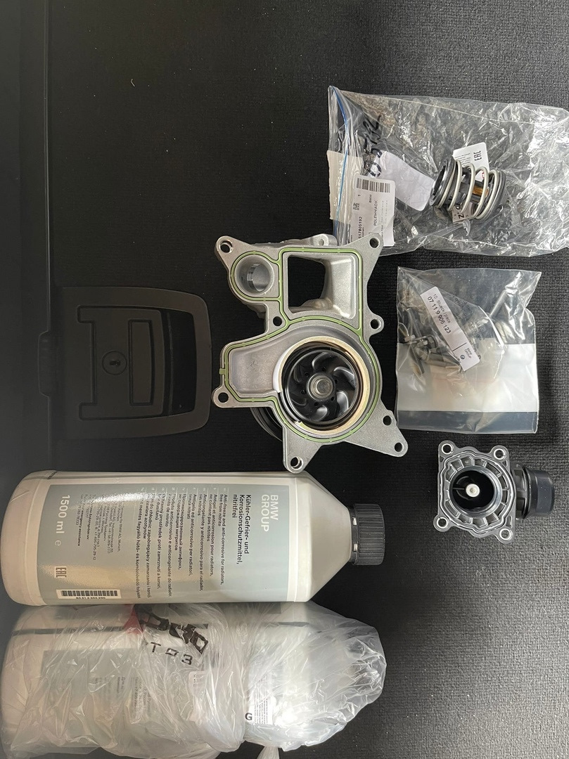 Замена помпы и термостата. — BMW X5 (E70), 3 л, 2011 года | плановое ТО ...