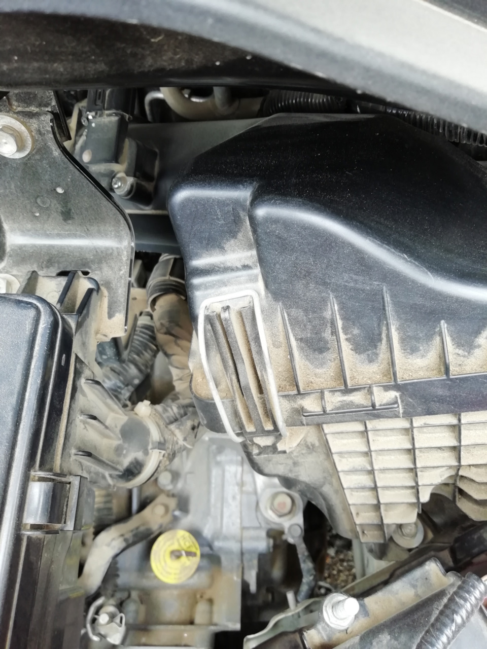 №38 Зажим для крышки воздушного фильтра — Honda Stepwgn (4G), 2 л, 2012 ...