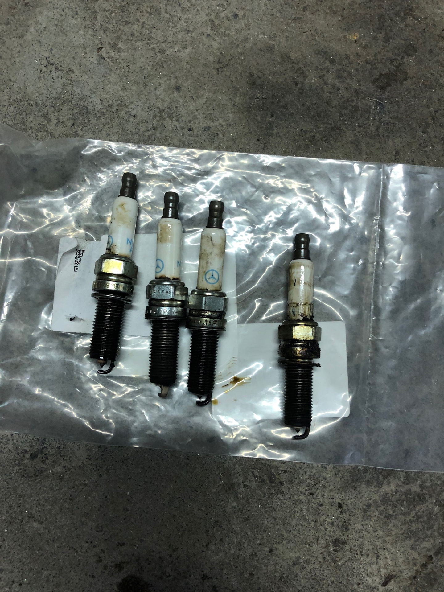 Замена свечей + прокладок клапанной крышки. — Mercedes-Benz E-Class ...