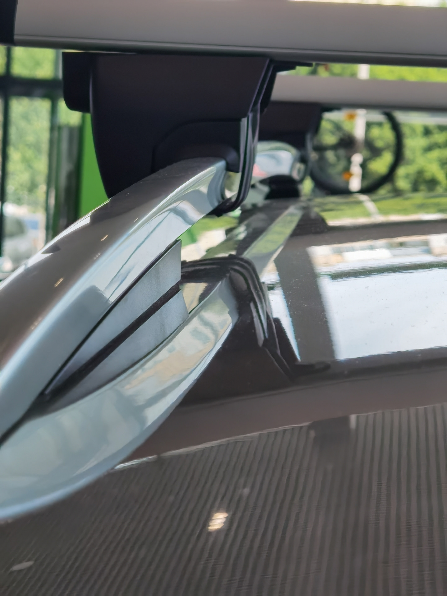 Блин какой оказывается надёжный хват у оригинального багажника шкоды ...