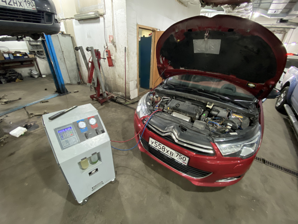 Радиатор кондиционера C4 B7. Замена. — Citroen C4 (2G), 1,6 л, 2011 ...
