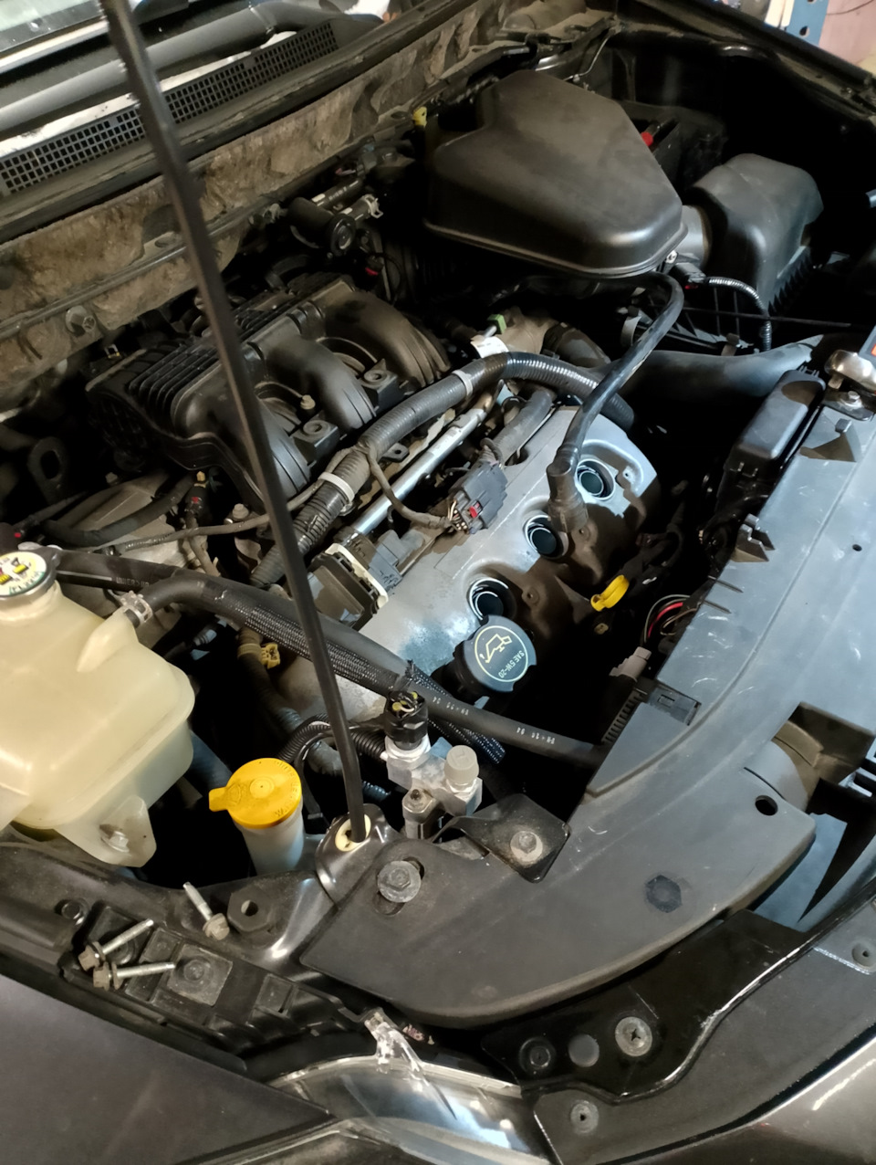 Замена свечей зажигания — Mazda CX-9 (1G), 3,7 л, 2012 года | визит на ...