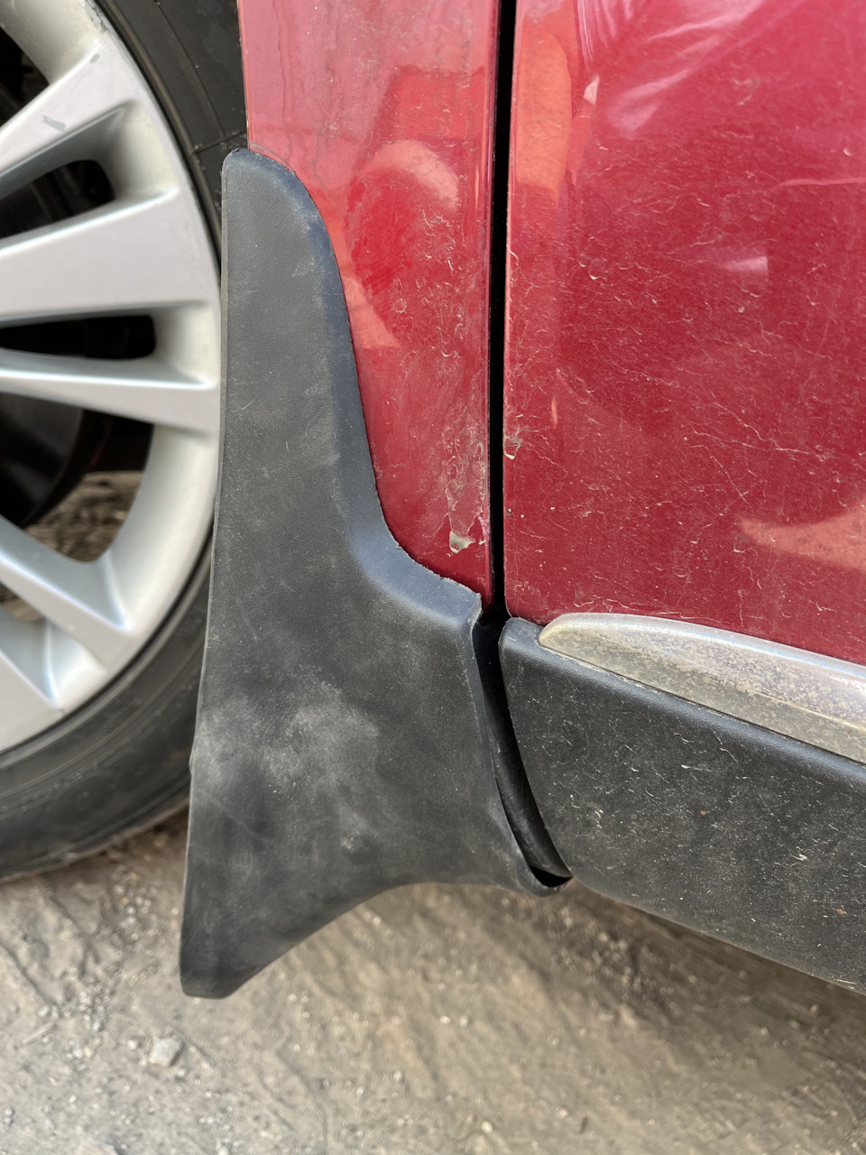 Заменил сломанный брызговик — Lexus RX 450h (3G), 3,5 л, 2010 года ...