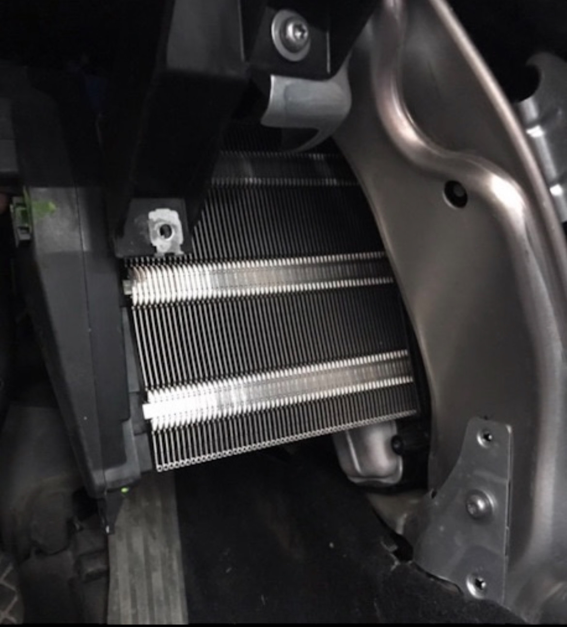 Дополнительный умный фен PTC — Audi Q3 (1G), 2 л, 2013 года | тюнинг ...