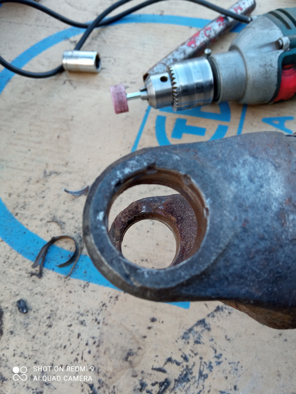 Замена крестовины и подвесного подшипника карданного вала — Mercedes ...