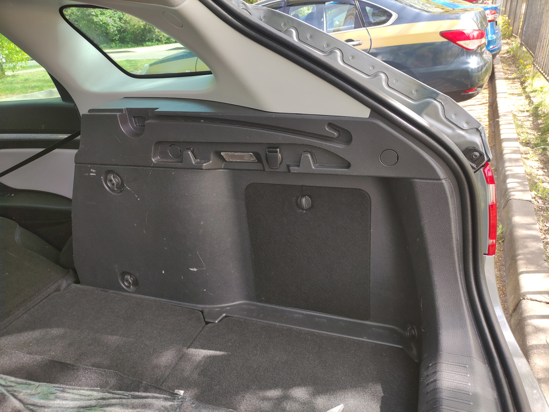 Обшивка багажника — Lada Vesta SW Cross (1G), 1,8 л, 2019 года | своими ...