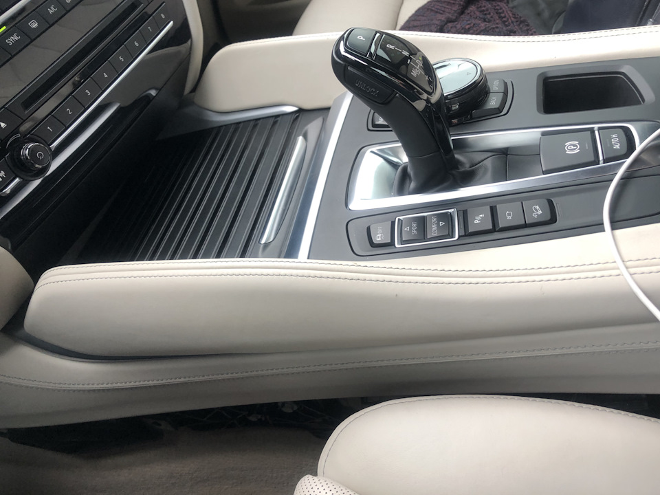 #4 Коленные валики/коврики F16/F85 — BMW X5 (F15), 3 л, 2014 года ...
