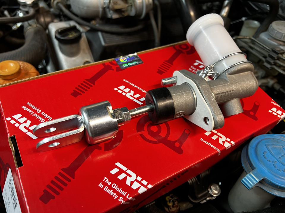 Clutch pump — TRW replacement — Suzuki Vitara XL7, 2,7 л, 2004 года ...